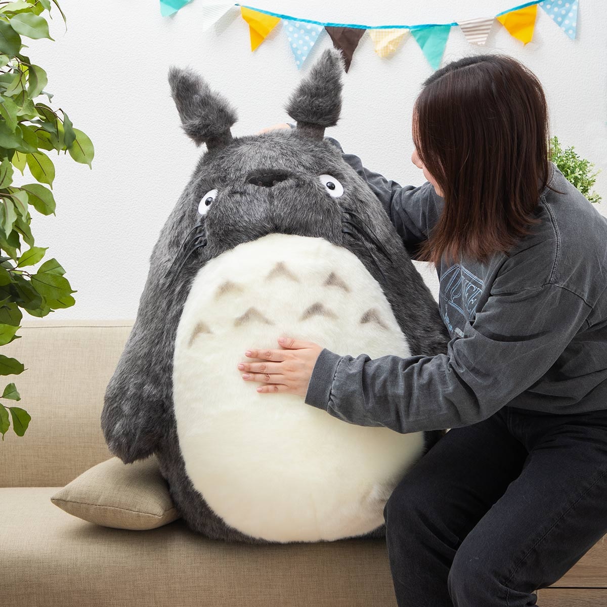 Not just a Big Totoro, but a Super Extra-large Big Totoro plushie could ...