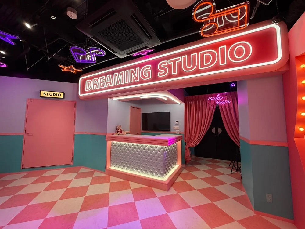 Experience what it feels like to step on stage as an idol at Japan’s ...