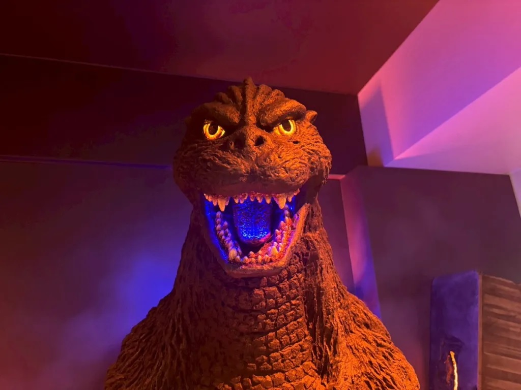 Godzilla and King Ghidorah fight it out inside this Tokyo hotel room ...