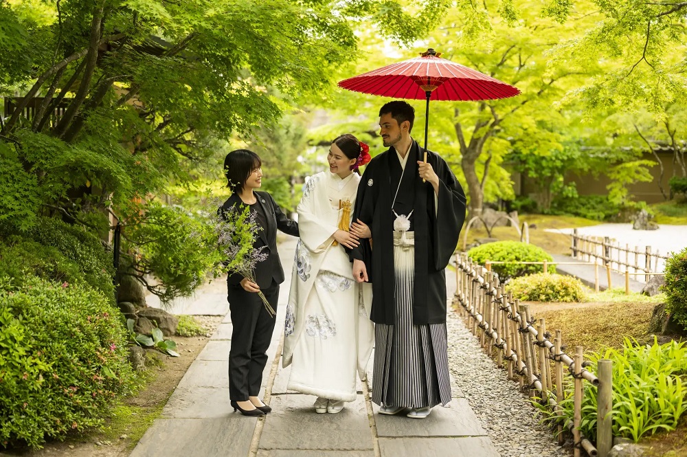 Japan Legal Wedding service offers a path for travelers to hold ...