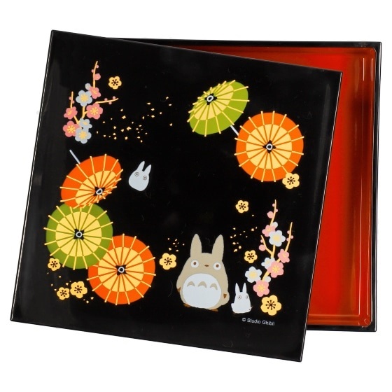 Beautiful Totoro bento box mixes classic and modern symbols of Japan ...