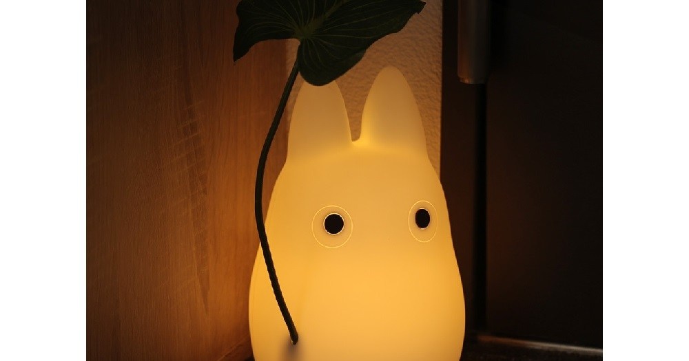 Adorable Totoro lamp is here to make us ooh, aah, and learn what ...