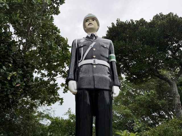 Meet the eerie police statues of Miyakojima in Okinawa Prefecture ...