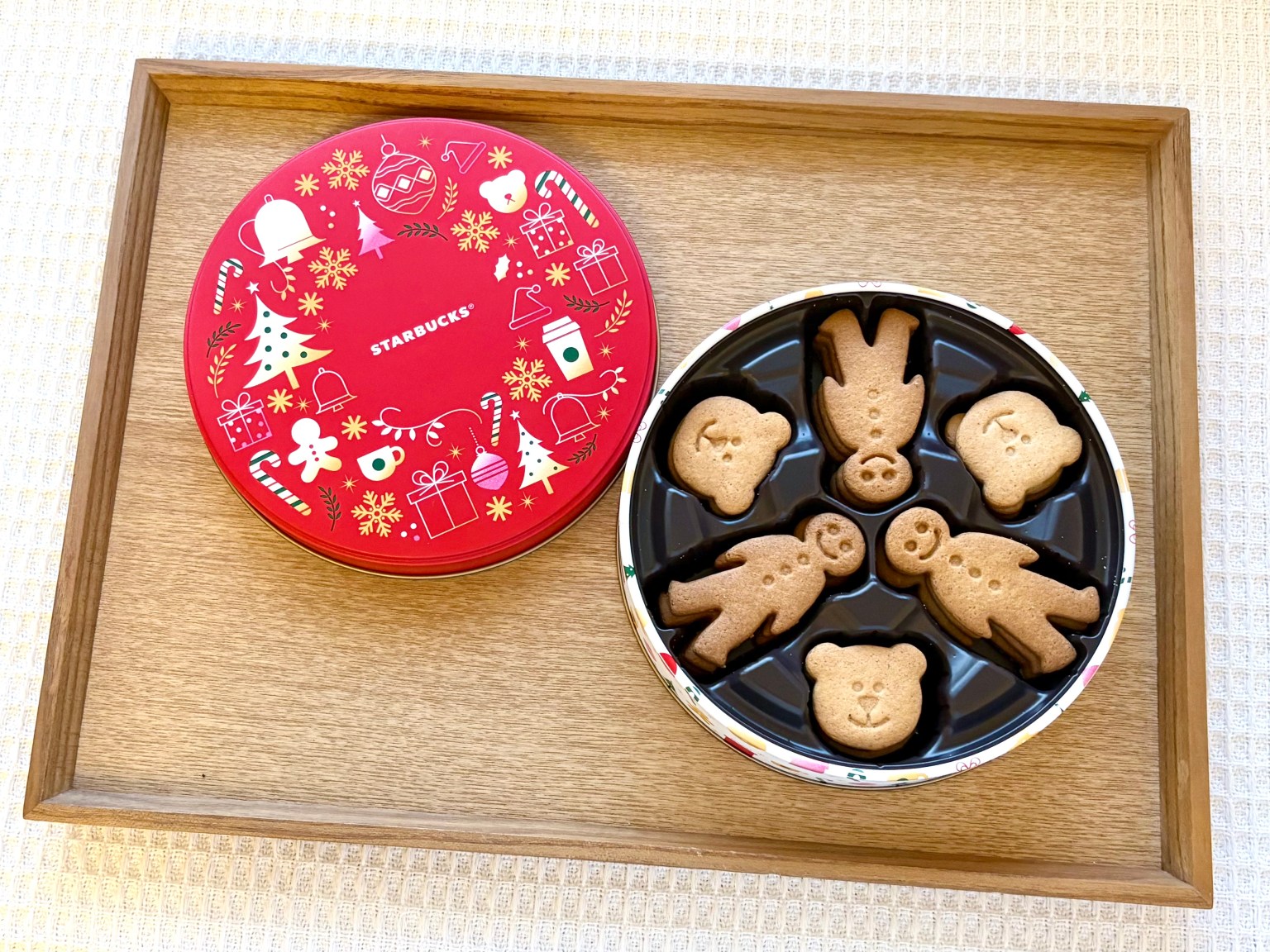 Starbucks Japan celebrates Christmas with multipurpose gingerbread ...