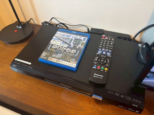 Stay in a Tokyo hotel with a train driver’s seat in the room ...