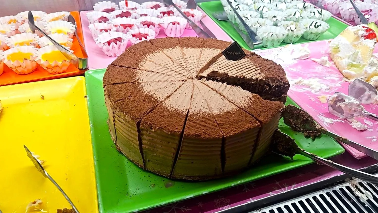 We revisited Sweets Paradise after a decade to see if Japan’s dessert ...