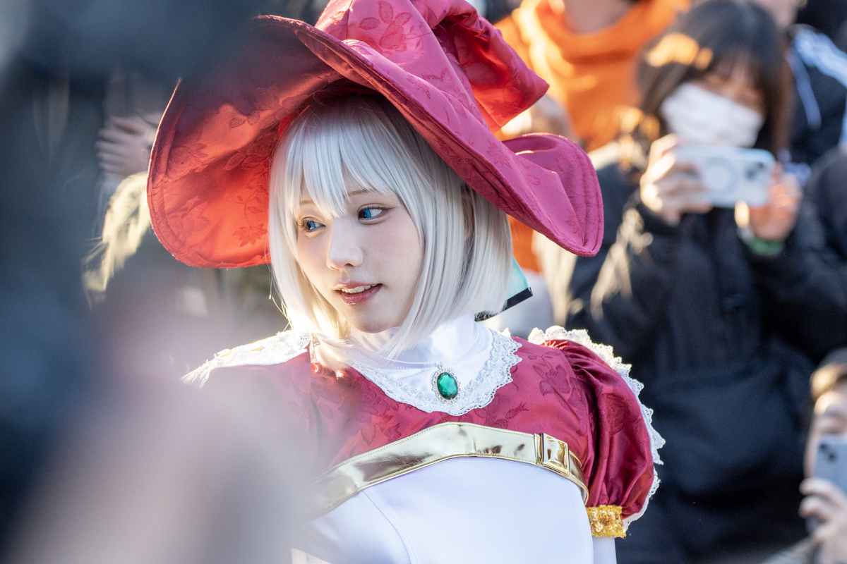 Top Japanese cosplayer Enako returns to Comiket after 6 years, creates ...