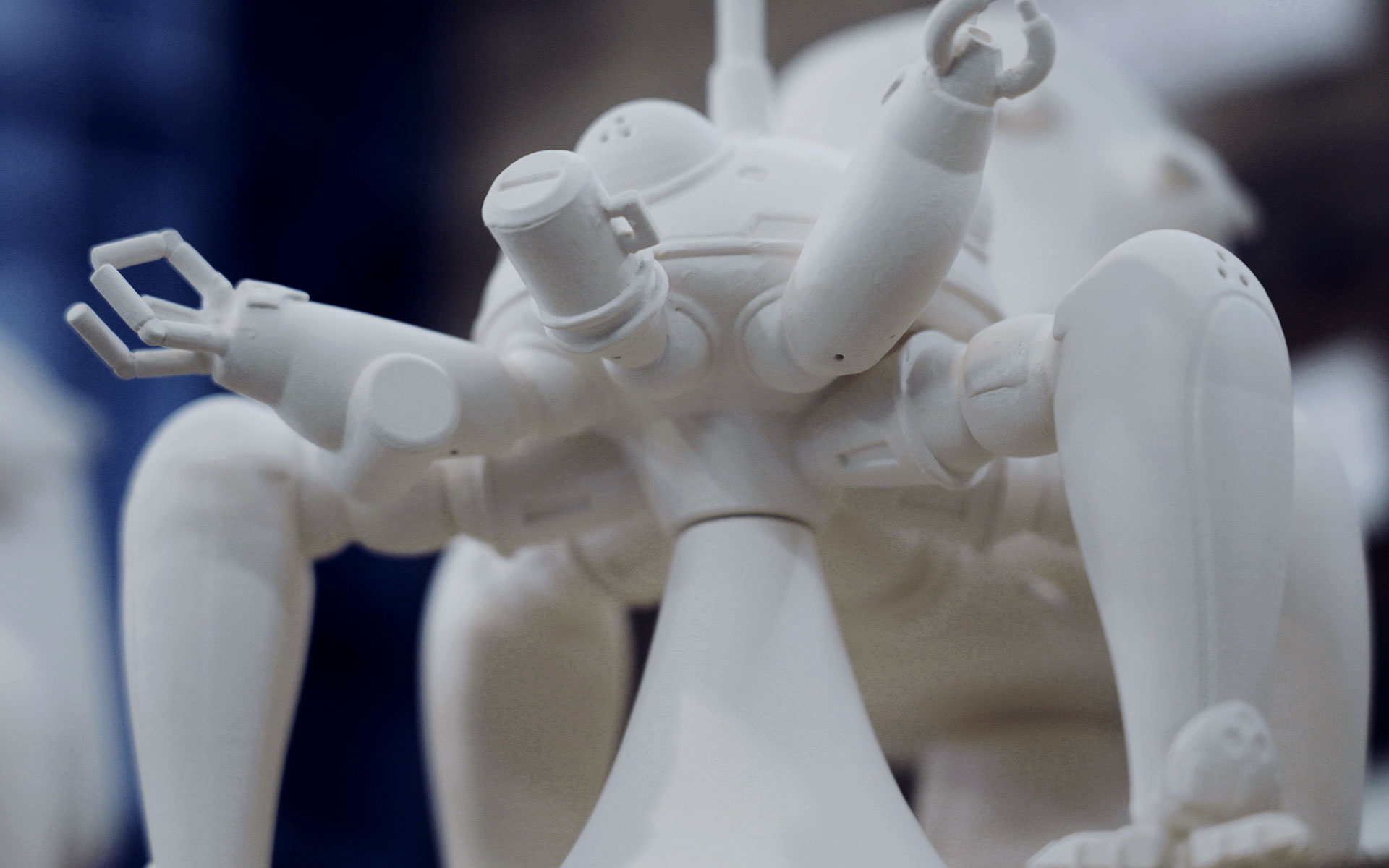 Ghost in the Sheel goes traditional with Japanese porcelain Tachikoma ...