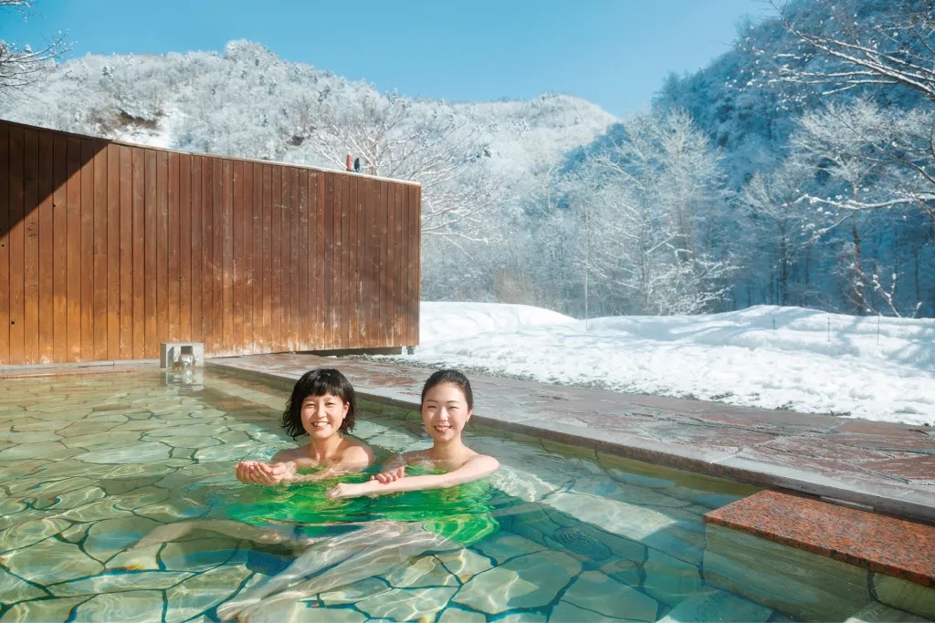 Five amazing snow-view open-air Japanese hot springs in Hokkaido ...