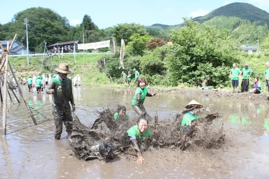 Holy Fungus Mud Volleyball is Japan’s most filthily beautifying ...